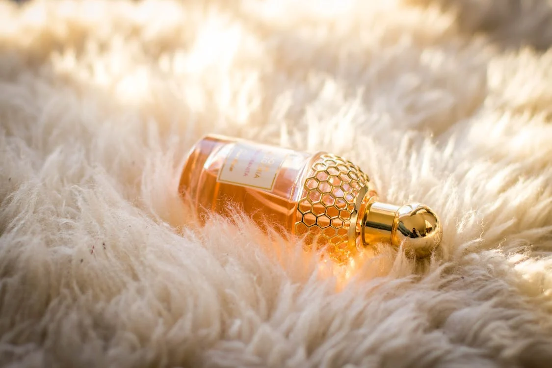 Mitos y realidades sobre el perfume, ¡OMG! | Revista KENA México